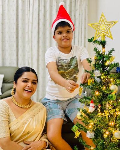 Ankush Chaudhari Family Photo: अंकुश चौधरीचा फॅमिली फोटो पाहिलात का ... Ankush Chaudhari Family Photo: अंकुश चौधरीचा फॅमिली फोटो पाहिलात का ...