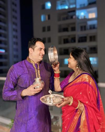 श्वेता शिंदेने साजरी केली करवा चौथ, पती आहे प्रसिद्ध हिंदी अभिनेता ...