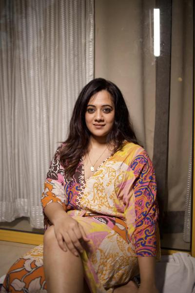 क्या खूब लगती हो! स्पृहा जोशीने केलं ग्लॅमरस फोटोशूट; हटके पोझमुळे फोटो ...