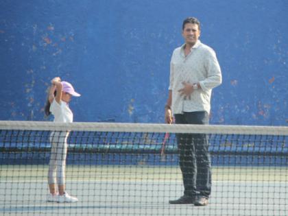 मम्मी लारा दत्ताच्या नव्हे तर पापाच्या पावलावर पाऊल टाकताना दिसली ...