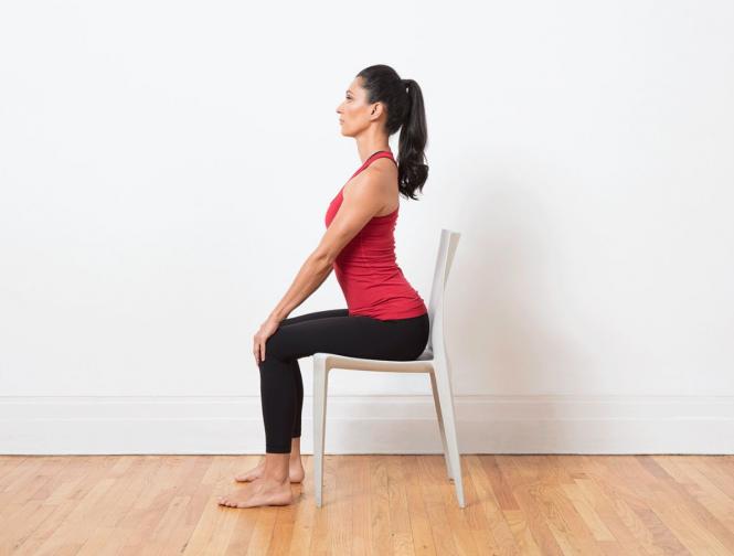 Yoga: ऑफिसमध्ये तासनतास बसून पाठ-कंबर दुखतेय? खुर्चीवर बसून करा ४ सोपे ...