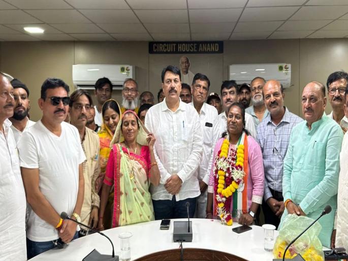 आणंद जिल्हा पंचायतीत ४० पैकी ३३ जागा जिंकूनही भाजपाला 'दे धक्का ...