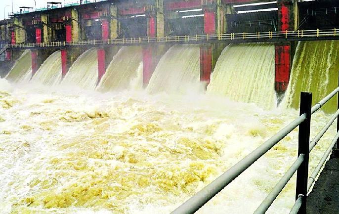 इरई धरणाचे सातही दरवाजे उघडले - Marathi News | All seven doors of the ...