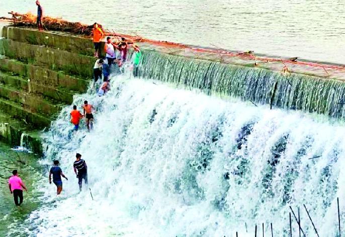 दिग्रसचे धरण ठरतेय मृत्यूचे केंद्र - Marathi News | Digras dam becomes ...