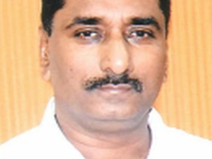 तीन महिन्यानंतर आयुक्तपदी अजीज शेख - Marathi News | Aziz Shaikh ...