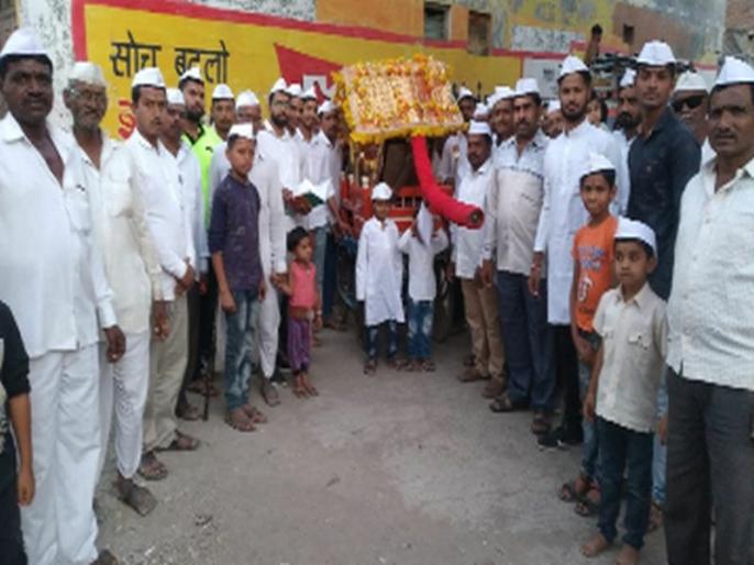सोनगीर येथे पालखी सोहळा - Marathi News | Palanquin ceremony at Songeer ...