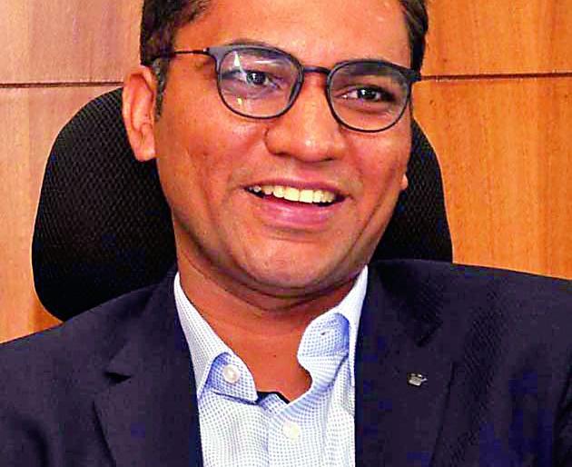 नंदुरबार जिल्हाधिकारी डॉ.राजेंद्र भारुड म्हणतात... ‘मी मराठीत शिकलो, हे ...