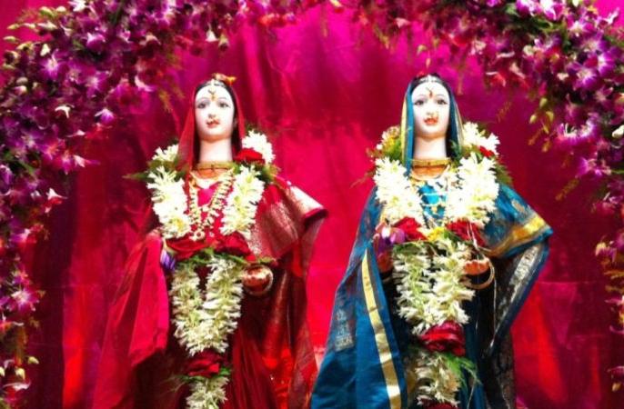 महालक्ष्मी-गौरीची स्थापना २५ ऑगस्टलाच - Marathi News | Mahalakshmi ...