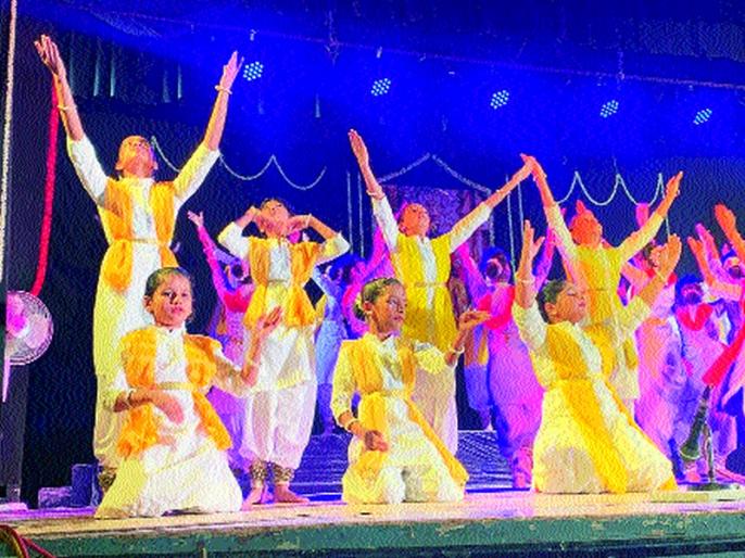 नृत्यातून अनोखे ‘वारी’ दर्शन! - Marathi News | Discover the unique ...