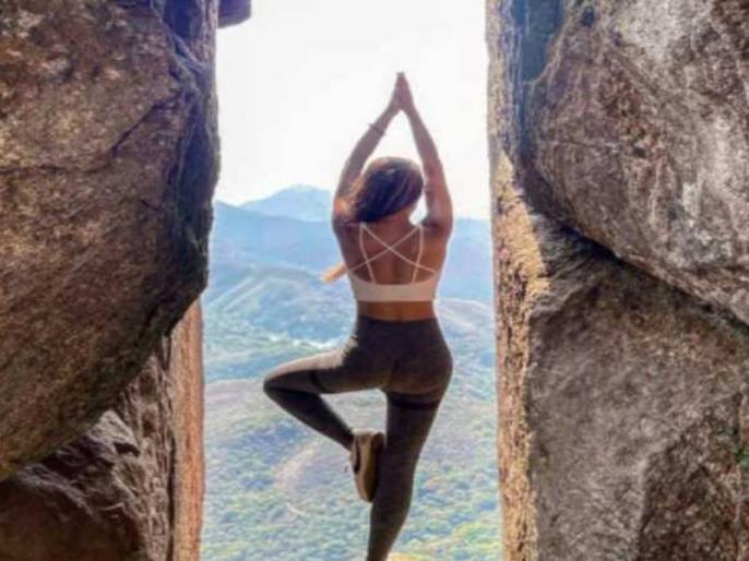 धबधब्याजवळ सेल्फी टिपत होती इन्स्टाग्राम स्टार, पाय घसरला अन् घडली ...