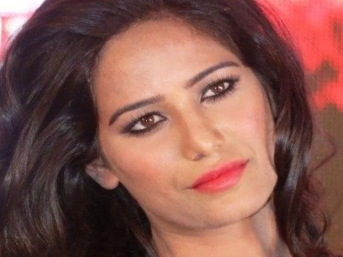 Poonam Pandey Arrest: वादग्रस्त मॉडेल पूनम पांडेला मुंबईत अटक - Marathi ...