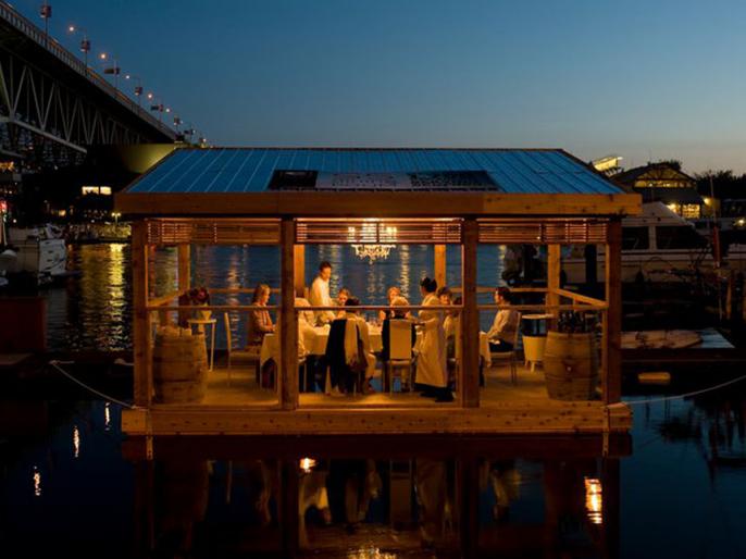 ही आहेत लोकप्रिय Floating Restaurants... - Marathi News | These are the ...