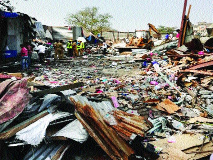 दाना बंदरचा रस्ता अखेर वाहतुकीसाठी मोकळा - Marathi News | The road to ...