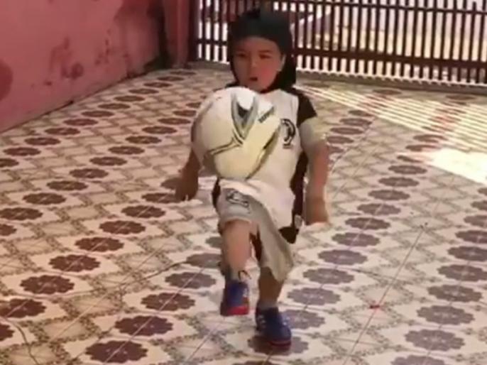 Viral! Baby Child Is Genius In Keepy-Uppy | चिमुकल्याच्या अंगी बॉल हवेत ...