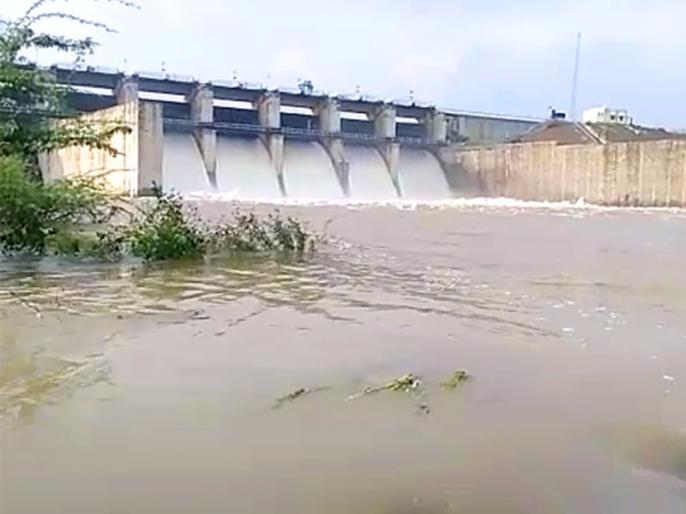 Manjara Dam Overflow! | मांजरा धरण ओव्हर फ्लो! | Lokmat.Com