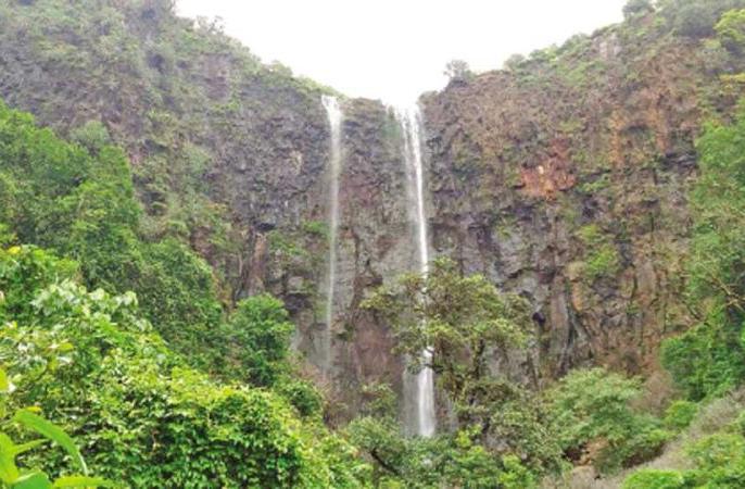 Mangeli Waterfall Monsoon Adventure | सिंधुदुर्गातील आकर्षक मांगेली ...