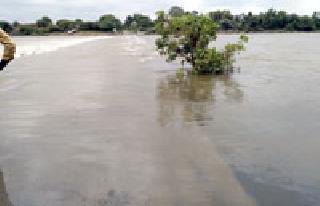 Wardha River Flows ... | वर्धा नदी फुगली... | Lokmat.Com