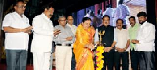 अन् उघडली ग्रा.पं., तलाठी कार्यालयाची दारे ! - Marathi News | G.P ...