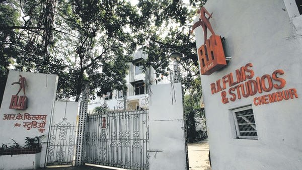 आर.के. स्टुडिओच्या जागी आता आलिशान इमारती - Marathi News | R.K. The ...
