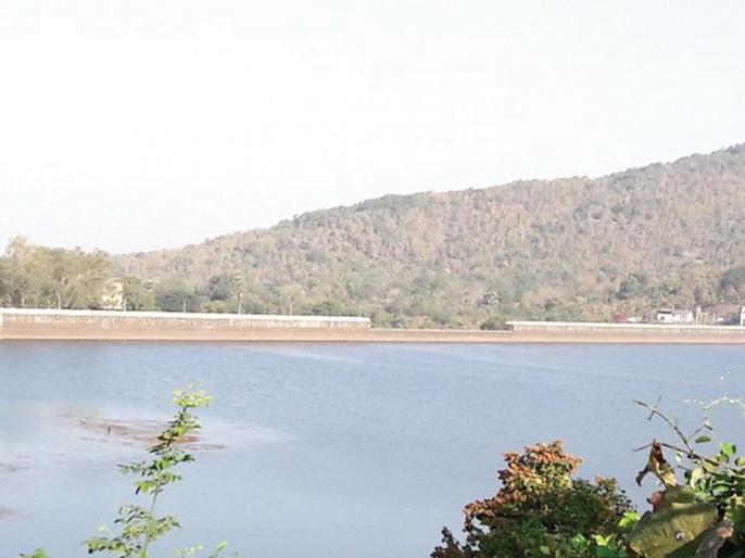 साखरे धरणाची सुरक्षा रामभरोसे; महाराष्ट्र जीवन प्रधिकरण उदासीन ...