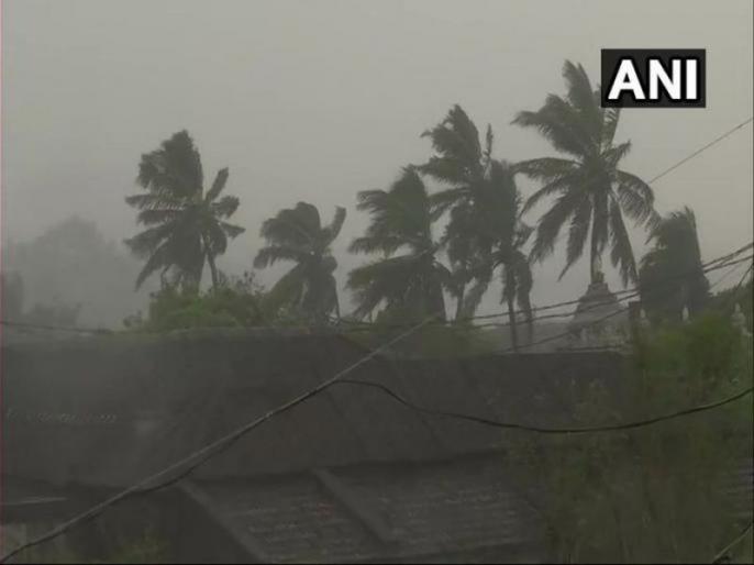 Odisha's Cyclone Titli: Till Now 57 People Died | तितली चक्रीवादळामध्ये ...