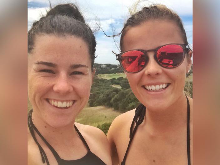 इंग्लंडची महिला क्रिकेटपटू झाली विवस्त्र; शेअर केला 'असा' फोटो ...