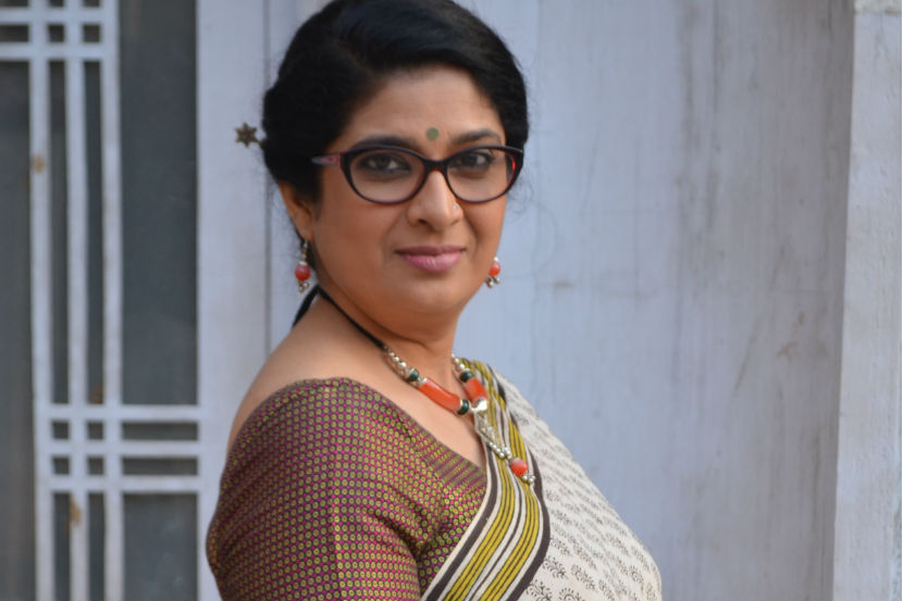 वाच! खूप वाच!! जे मिळेल ते वाच. - Marathi News | 2020 - life's 20-20 ...