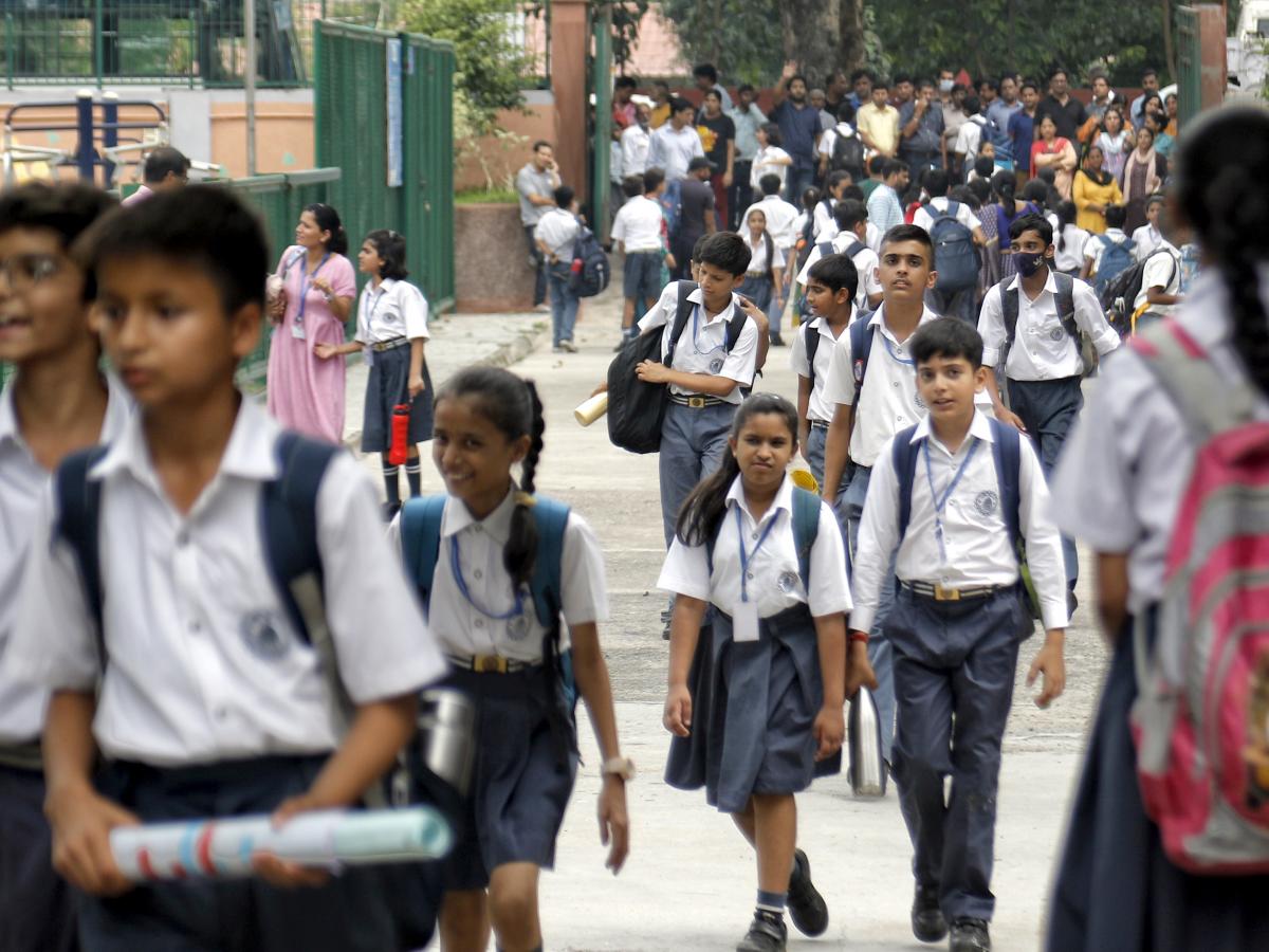 UP schools to remain open on Sunday today - www.lokmattimes.com