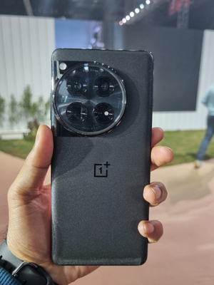 OnePlus launches new flagship smartphones 12, 12R in India - www ...