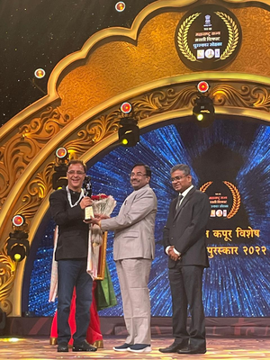 JP Dutta, Vidhu Vinod Chopra feted with prestigious Raj Kapoor Awards ...