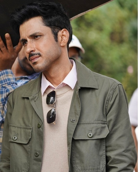 Amol Parashar reveals how Vinay Pathak inspired him to give his best in ‘Gram Chikitsalay’ - www ...