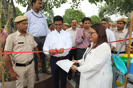 Delhi: NDMC Chairman launches plastic Recycle Mela at Connaught Place ...
