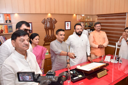 Gujarat: Digital MP office portal launched in Vadodara to improve ...