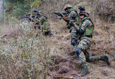 Army apprehends three trying to cross LoC in J&K's Uri - www ...