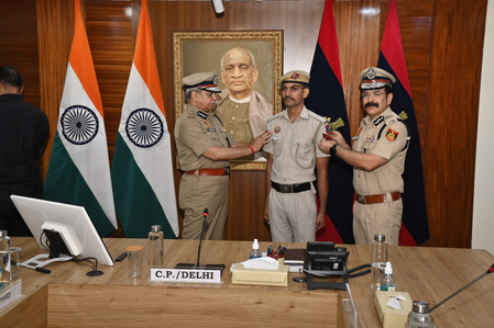 Delhi police constables felicitated, given out-of-turn promotion for ...