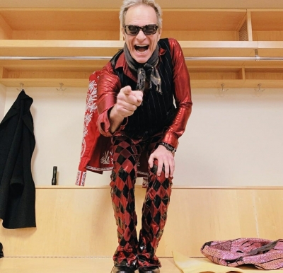 David Lee Roth claims Sammy Hagar was 'sex probed' during alien ...