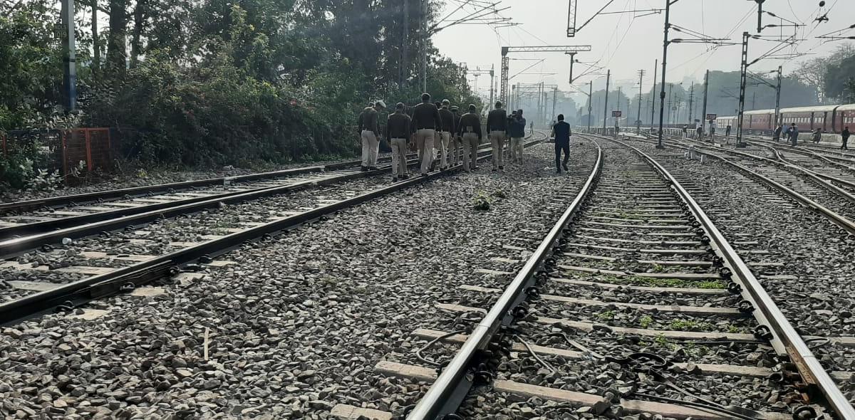 Railways to take care of kids living around rail tracks - www ...