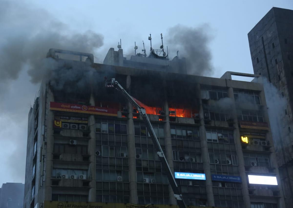Fire breaks out at DCM building in Delhi - www.lokmattimes.com