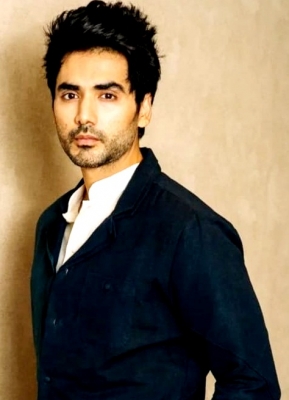 Ishwak Singh likes to challenge himself with diverse set of characters - www.lokmattimes.com