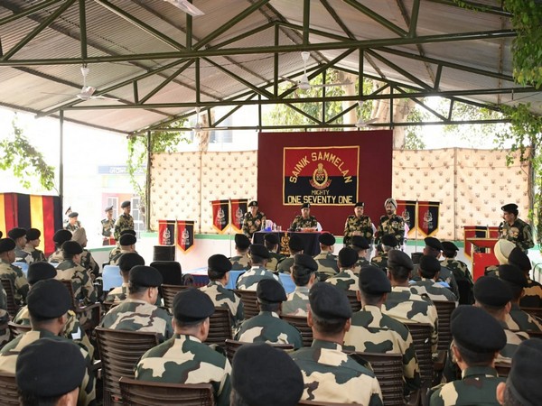 ADG BSF visits Jammu Frontier International border, reviews security ...