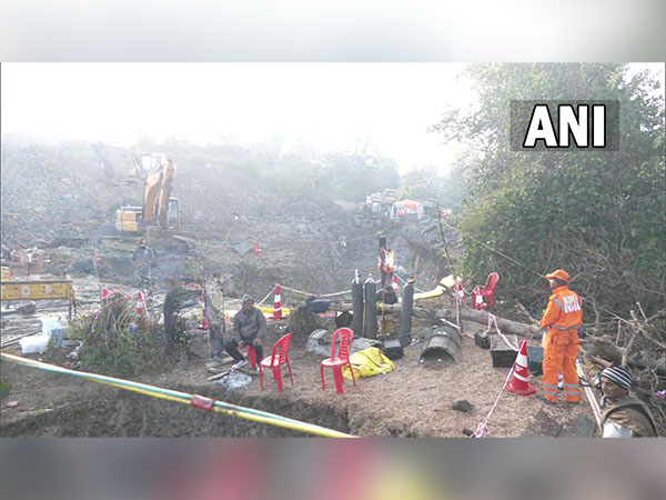 As Betul borewell child rescue crosses 65 hrs, mother turns desperate ...