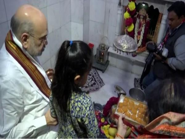 Amit Shah offers prayers at Parameshwara temple in Gujarat - www ...