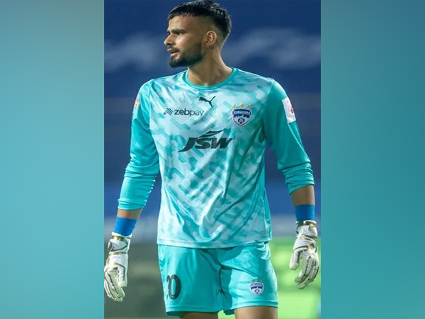 Kerala Blasters FC sign goalkeeper Lara Sharma one-year loan deal, Gurmukh Singh joins ...