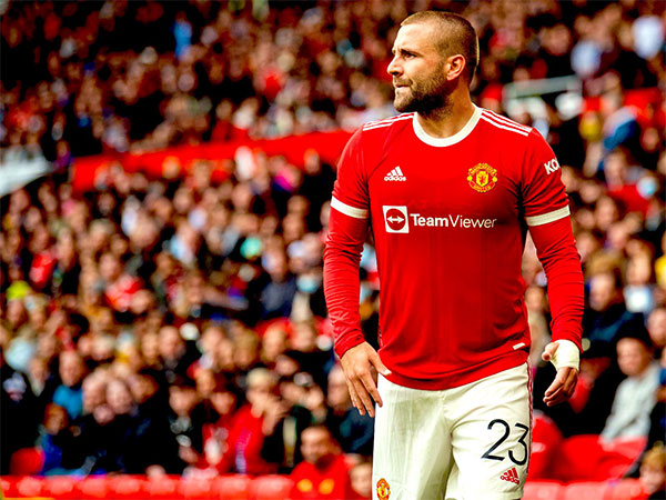 Manchester United left-back Luke Shaw ruled out with injury for 'number ...