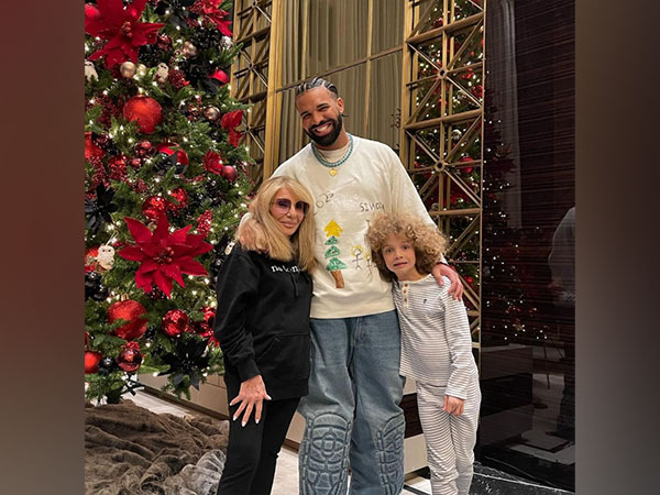 Drake shares adorable picture with his mom, son - www.lokmattimes.com