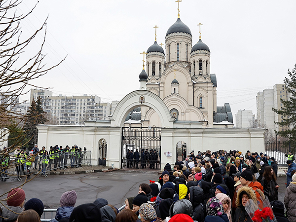 Navalny's funeral in Russia: Family struggles to find hearse to carry ...