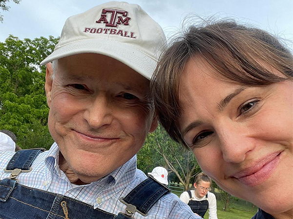Jennifer Garner's father William passes away, actor shares emotional ...