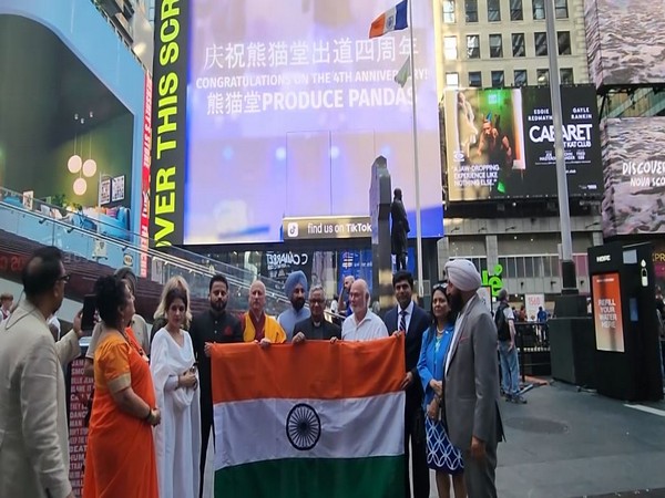 Modi Mania grips Times Square: Multi-faith leaders, Indian diaspora ...