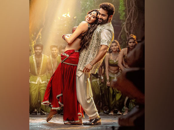 Jr NTR, Janhvi Kapoor's dance number 'Daavudi' from 'Devara: Part 1 ...