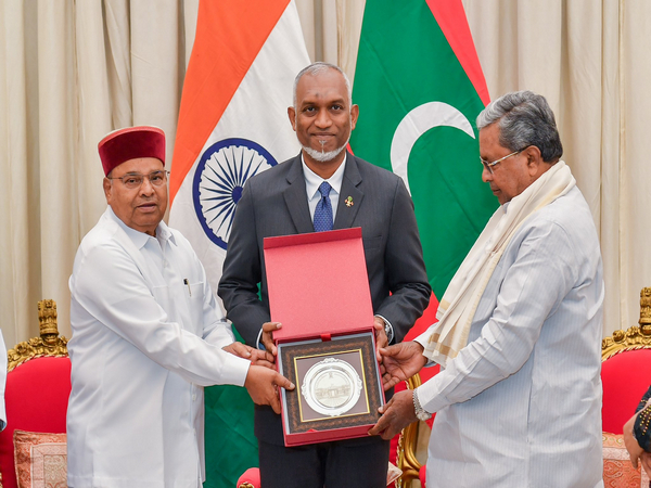Karnataka Governor hosts Maldivian President, First Lady; discusses ...